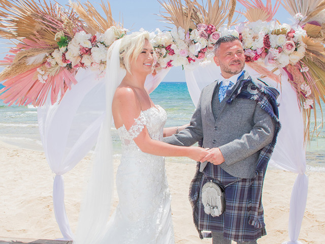 Sirens Beach Weddings | Sirens Beach Wedding Venues | Olympic Holidays